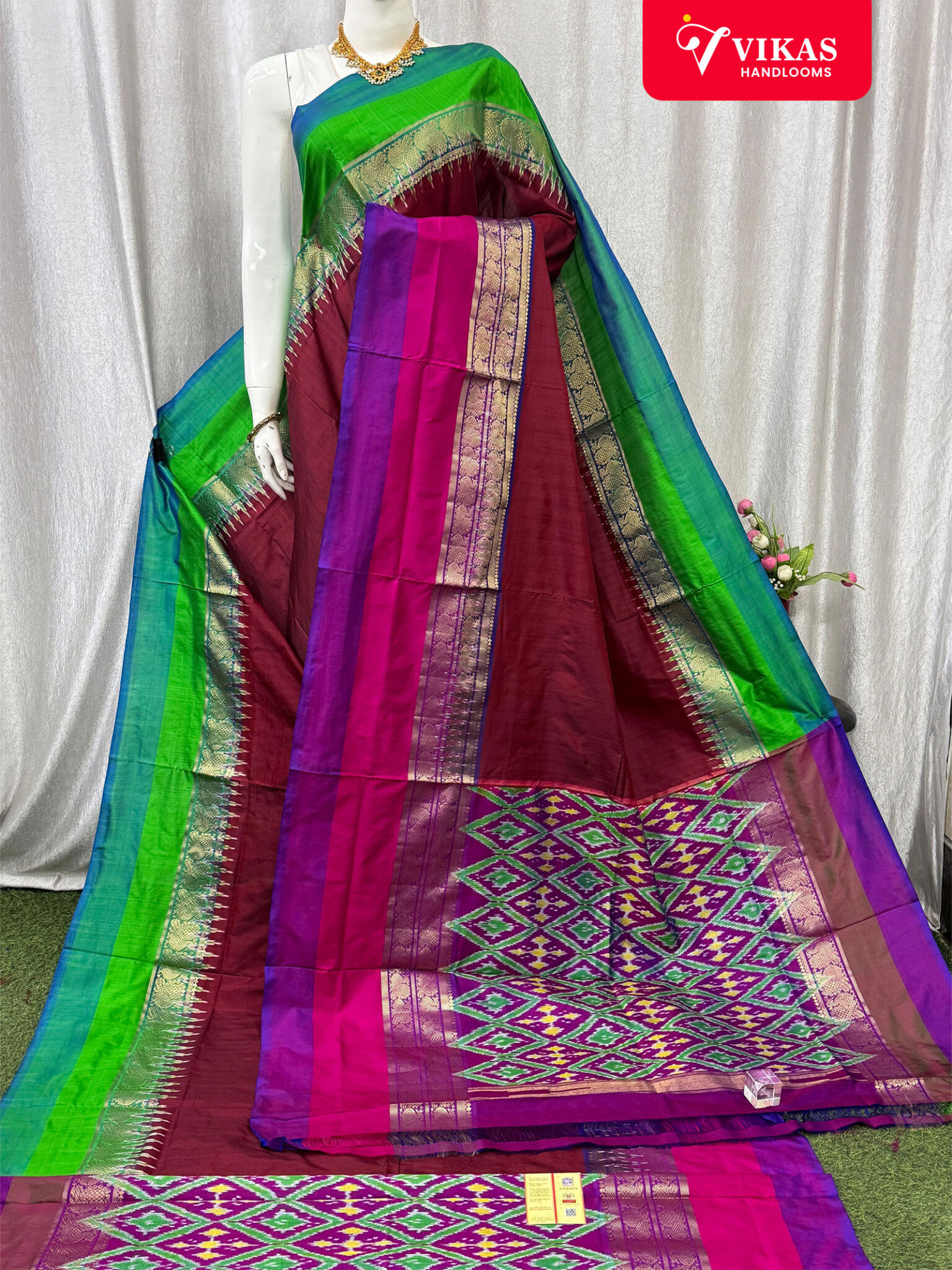 Pochampally Ikat Kanchi Border Maroon Saree
